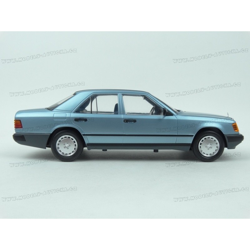 Mercedes Benz (W124) 300 E 1984, MCG (Model Car Group) 1/18 scale