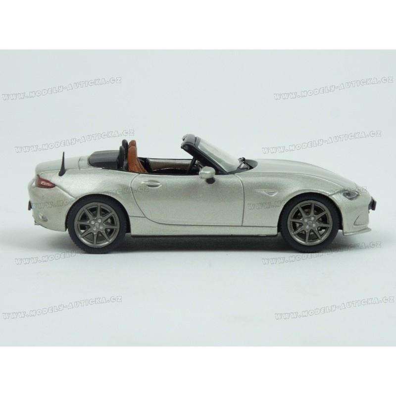 Mazda MX-5 (ND) Roadster 2019 (Cream Met.), IXO Models 1/43 scale